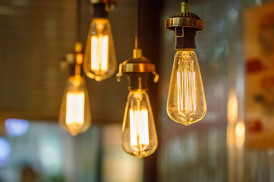 2017’s Top Lighting Trends | The Mummy Stylist