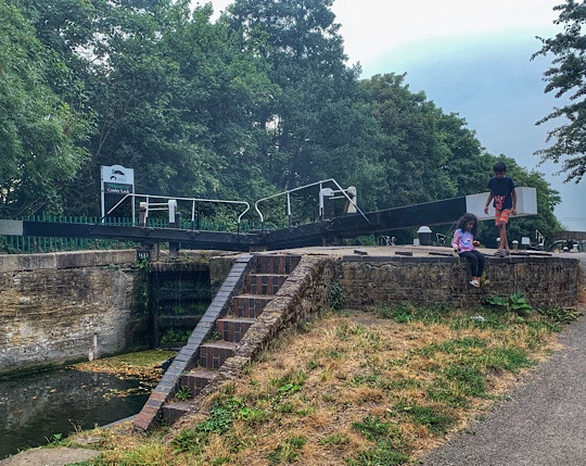 Cowley Lock | Canalside Walk with Playground | The Mummy Stylist