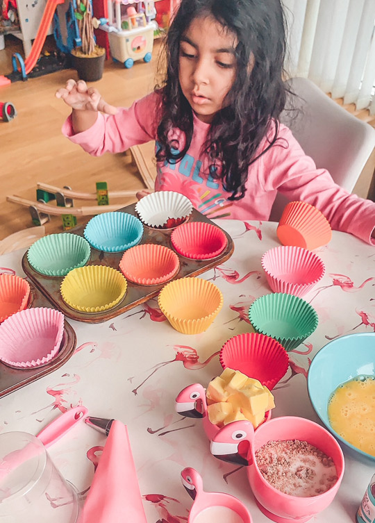 Easy Vanilla Cupcakes | The 4oz Recipe | The Mummy Stylist